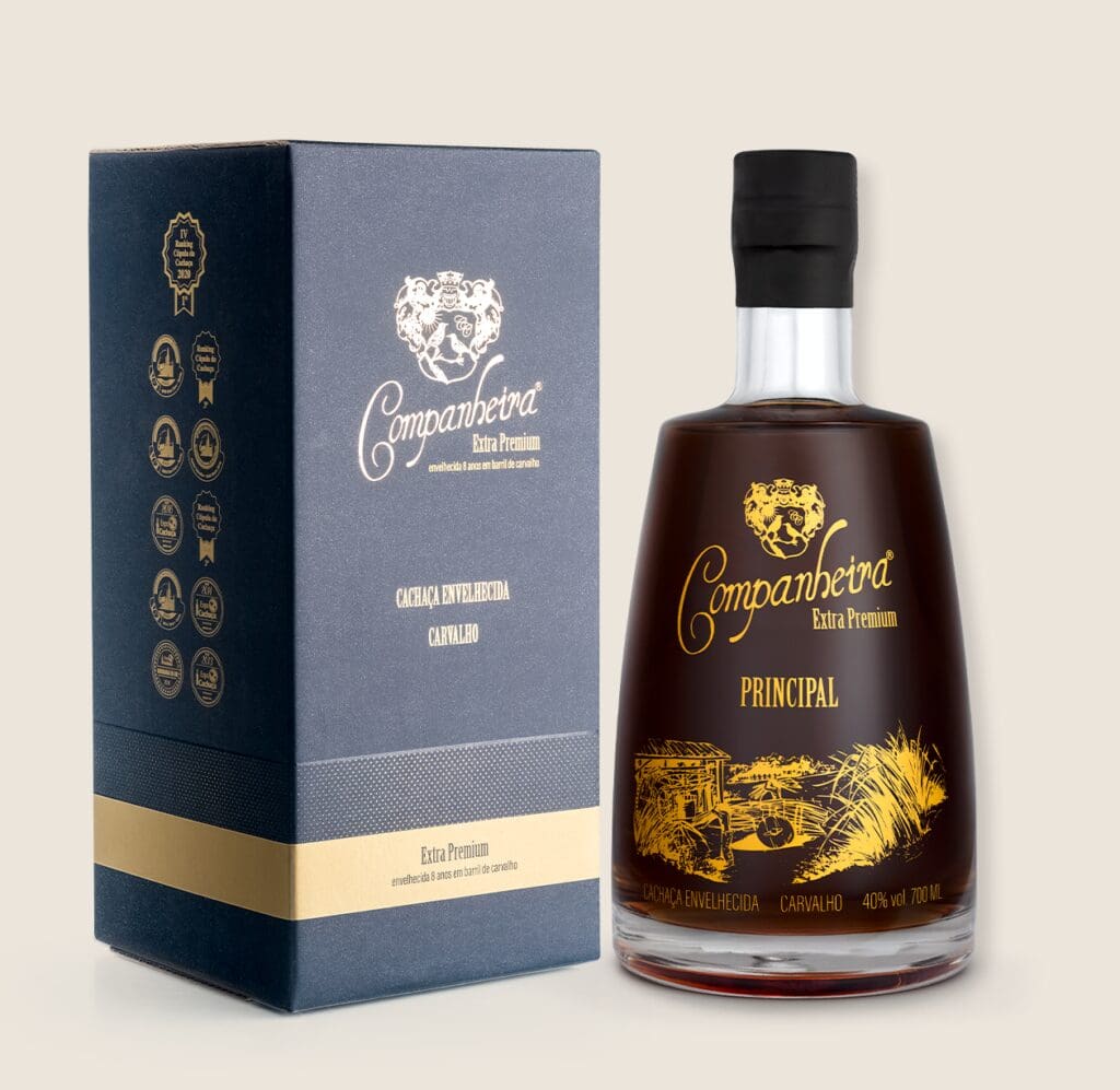 Companheira Extra Premium - Cachaça Companheira 8 Anos em Carvalho